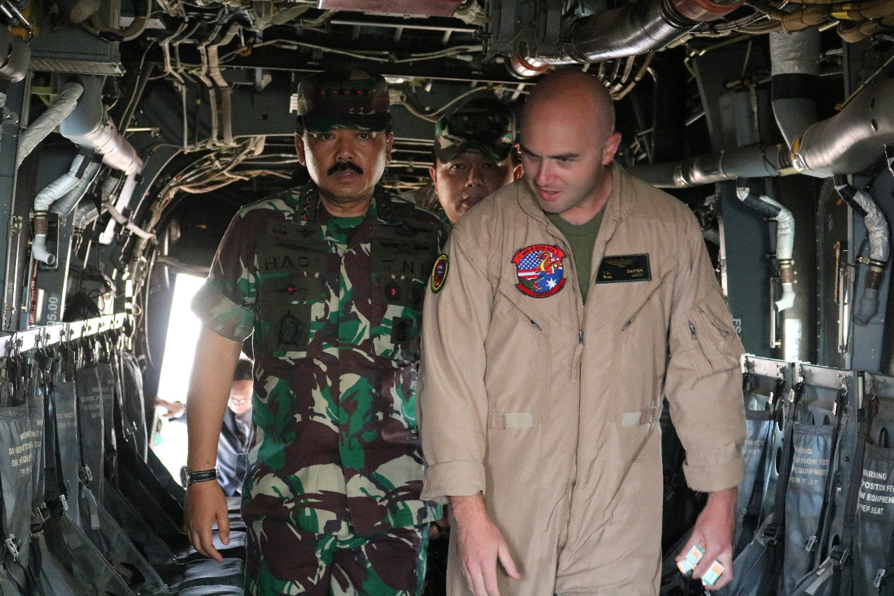 Panglima TNi Saksikan Kedatangan Pesawat F-16 TNI AU - IndependensI Panglima TNi Saksikan Kedatangan Pesawat F-16 TNI AU - IndependensI