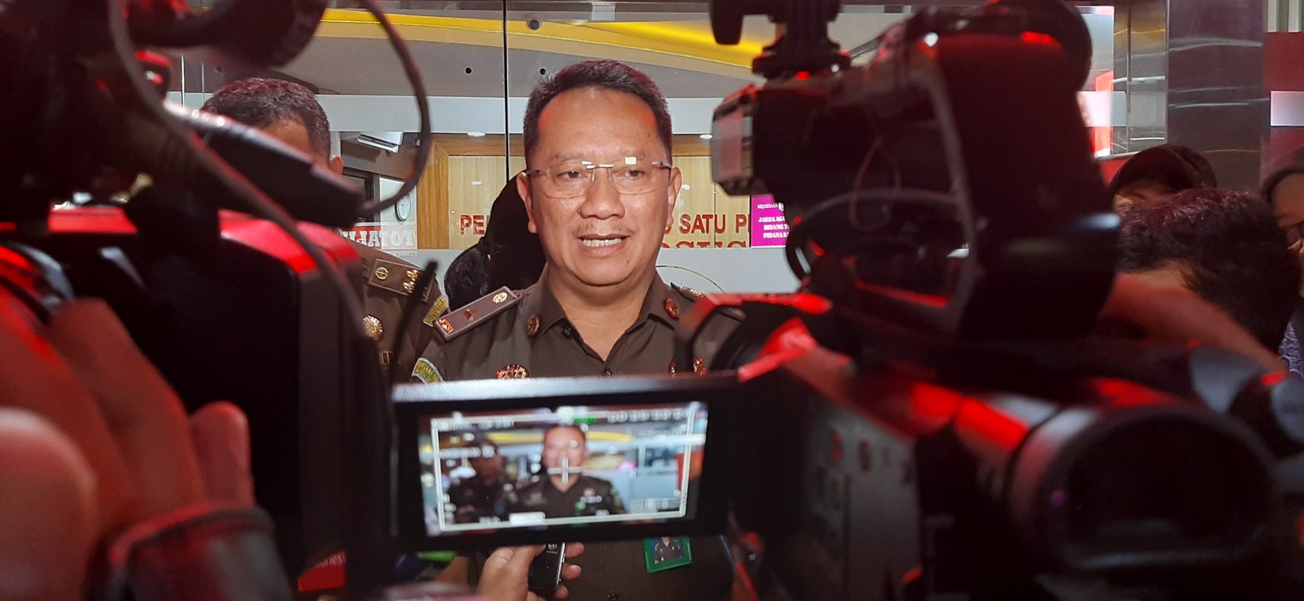 Kejagung Tahan Dua Mantan Pejabat BP Migas Tersangka Kasus Kondensat ... Kejagung Tahan Dua Mantan Pejabat BP Migas Tersangka Kasus Kondensat ...