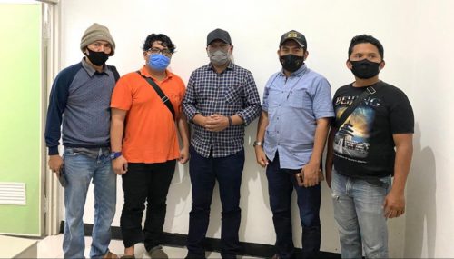 Buron Tiga Tahun, Dirut CV Harves Ditangkap Tim Tabur Kejaksaan di ... Buron Tiga Tahun, Dirut CV Harves Ditangkap Tim Tabur Kejaksaan di ...