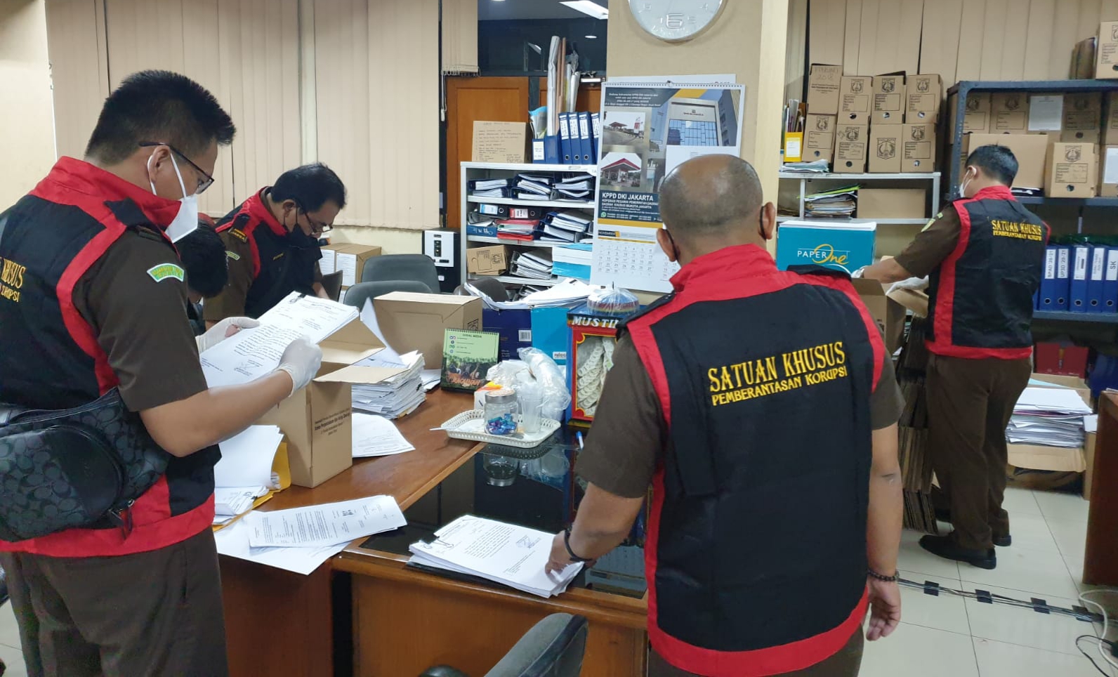 Kasus Mafia Tanah, Jaksa Geledah Kantor Dinas Pertamanan dan Hutan Kota ... Kasus Mafia Tanah, Jaksa Geledah Kantor Dinas Pertamanan dan Hutan Kota ...